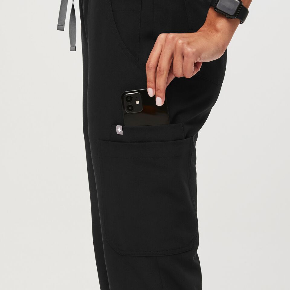 Women’s Uman Relaxed Jogger Scrub Pants - Black · FIGS