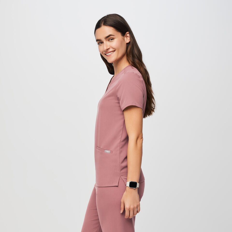 Women's Casma Three-Pocket Scrub Top - Mauve · FIGS