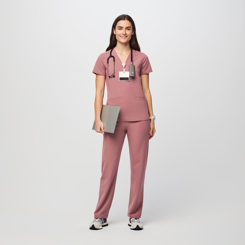 Women's Casma Three-Pocket Scrub Top - Mauve · FIGS