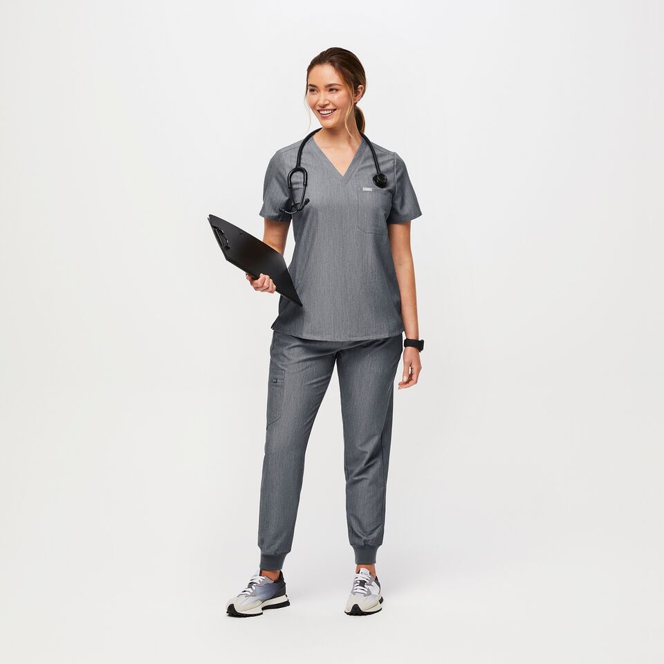 Women's Catarina One-Pocket Scrub Top - Graphite · FIGS